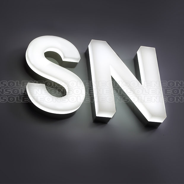 Solid acrylic letters with metal sides | Soleneon